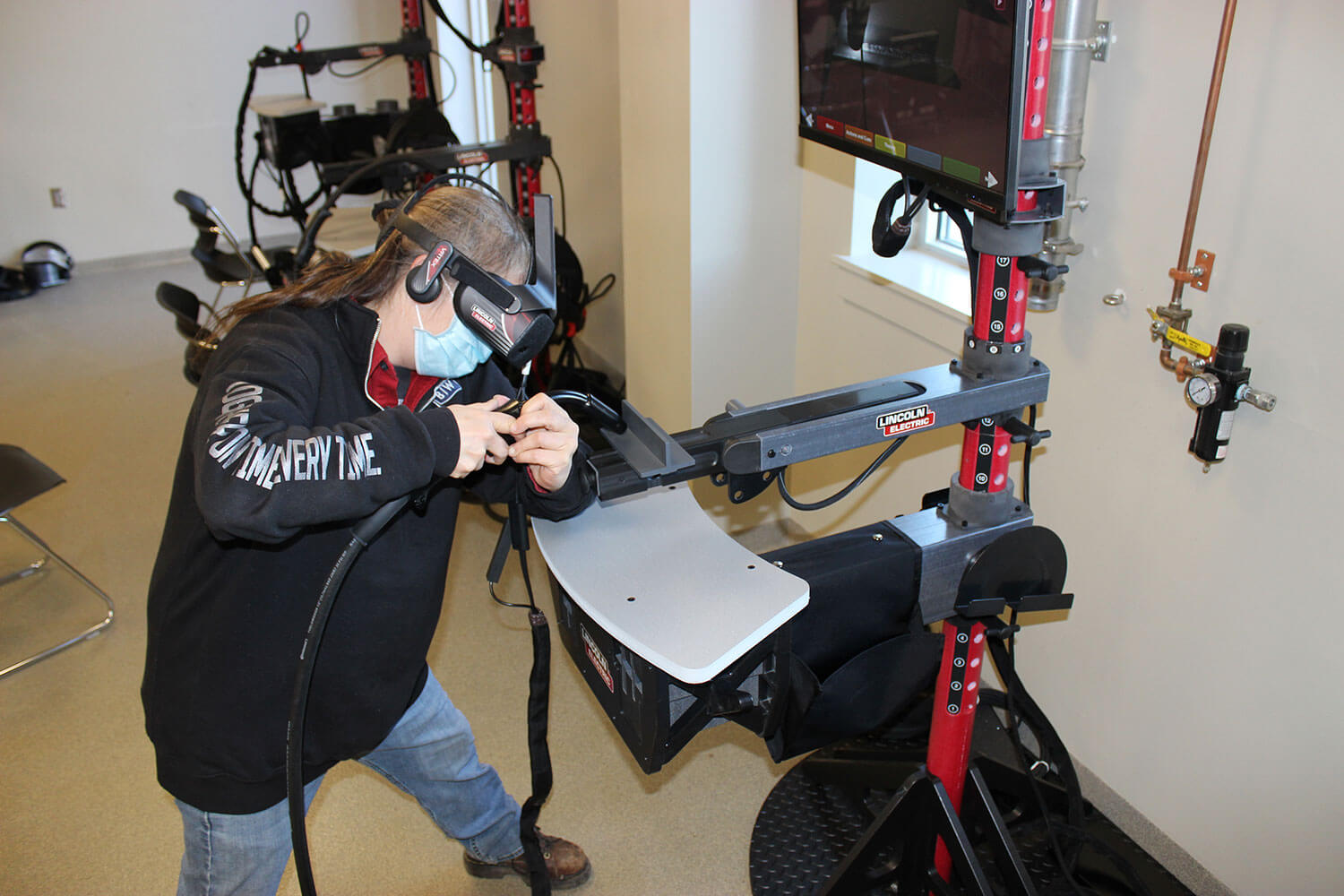 SMCC opens virtual welding lab to enhance workforce and skills training ...